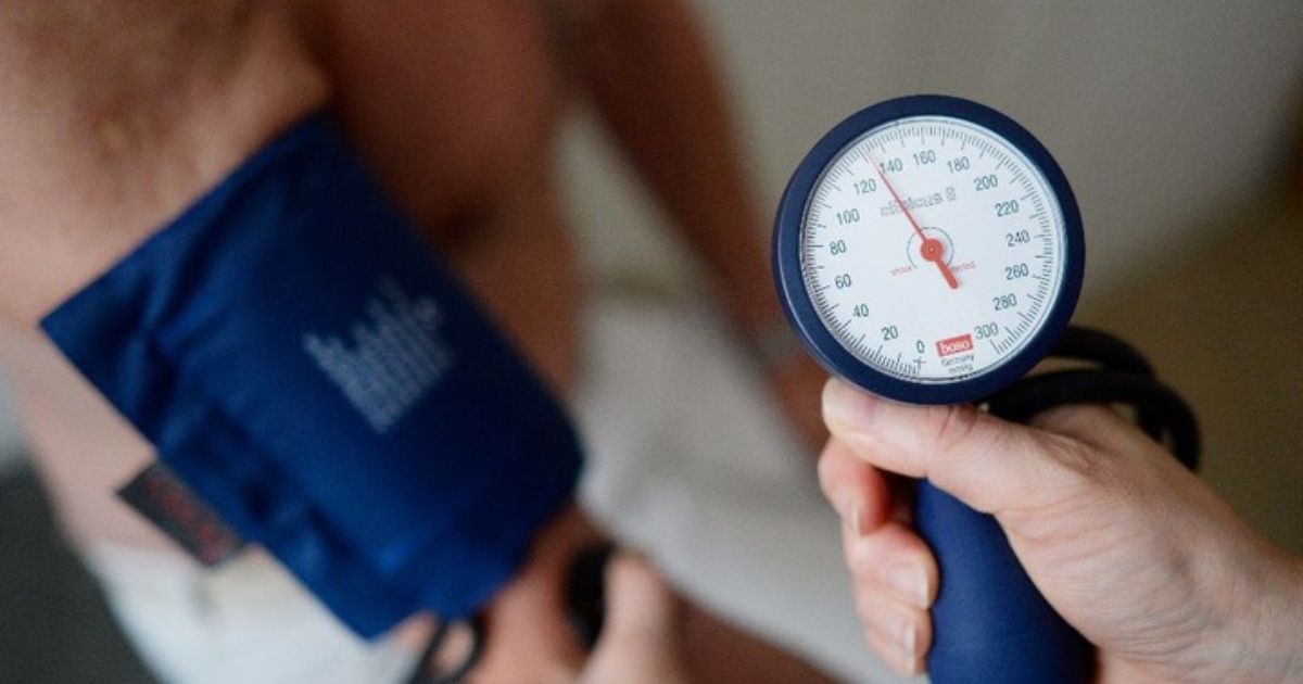 Jaká je příčina vysokého krevního tlaku | JakZdravě.cz