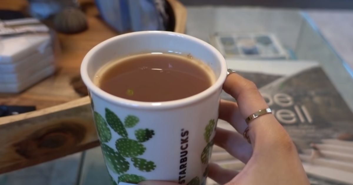 Jedna sklenici zázračného nápoje před spaním a kila půjdou dolů sama